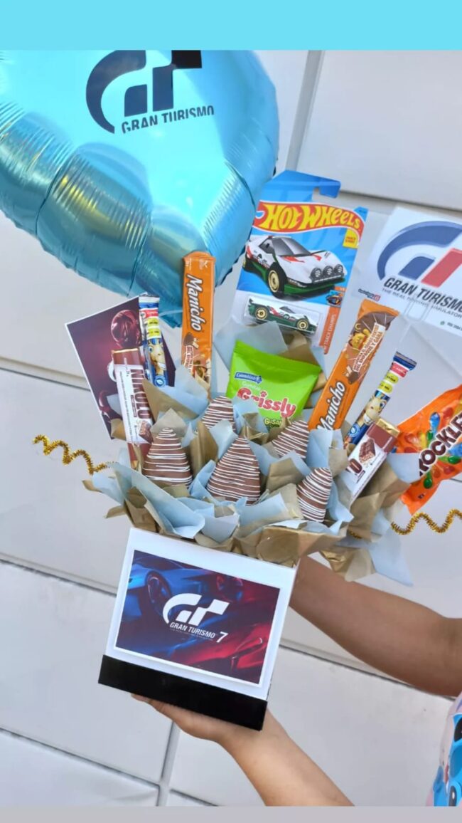 Arreglo gran turismo con hot wheels, entregas domicilio, carros hot wheels